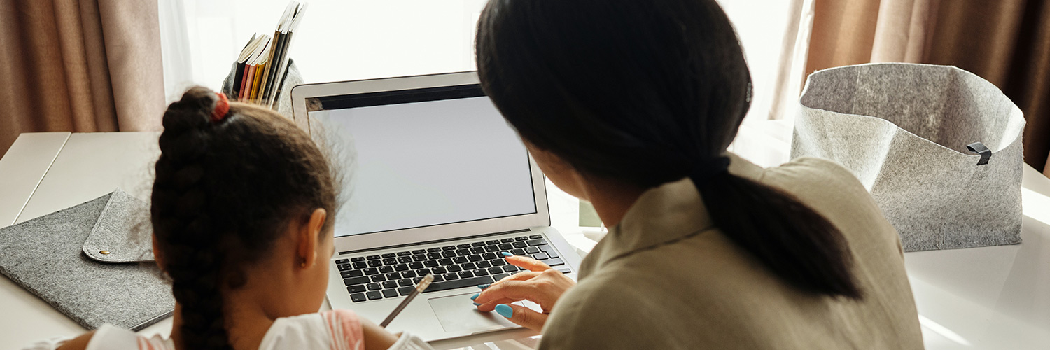 Online Learning vs. In-Person Learning: Which Is Better | LearningTech Edu