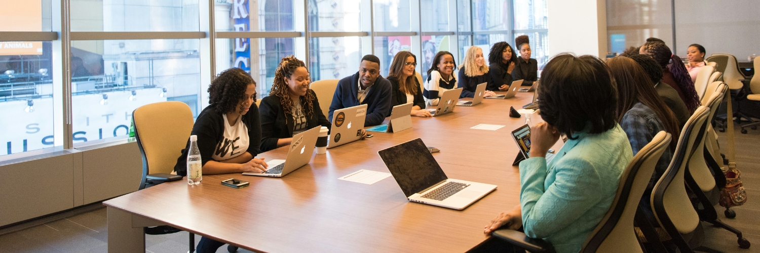 The Role of Alumni Networks in Modern Higher Education | LearningTech Edu